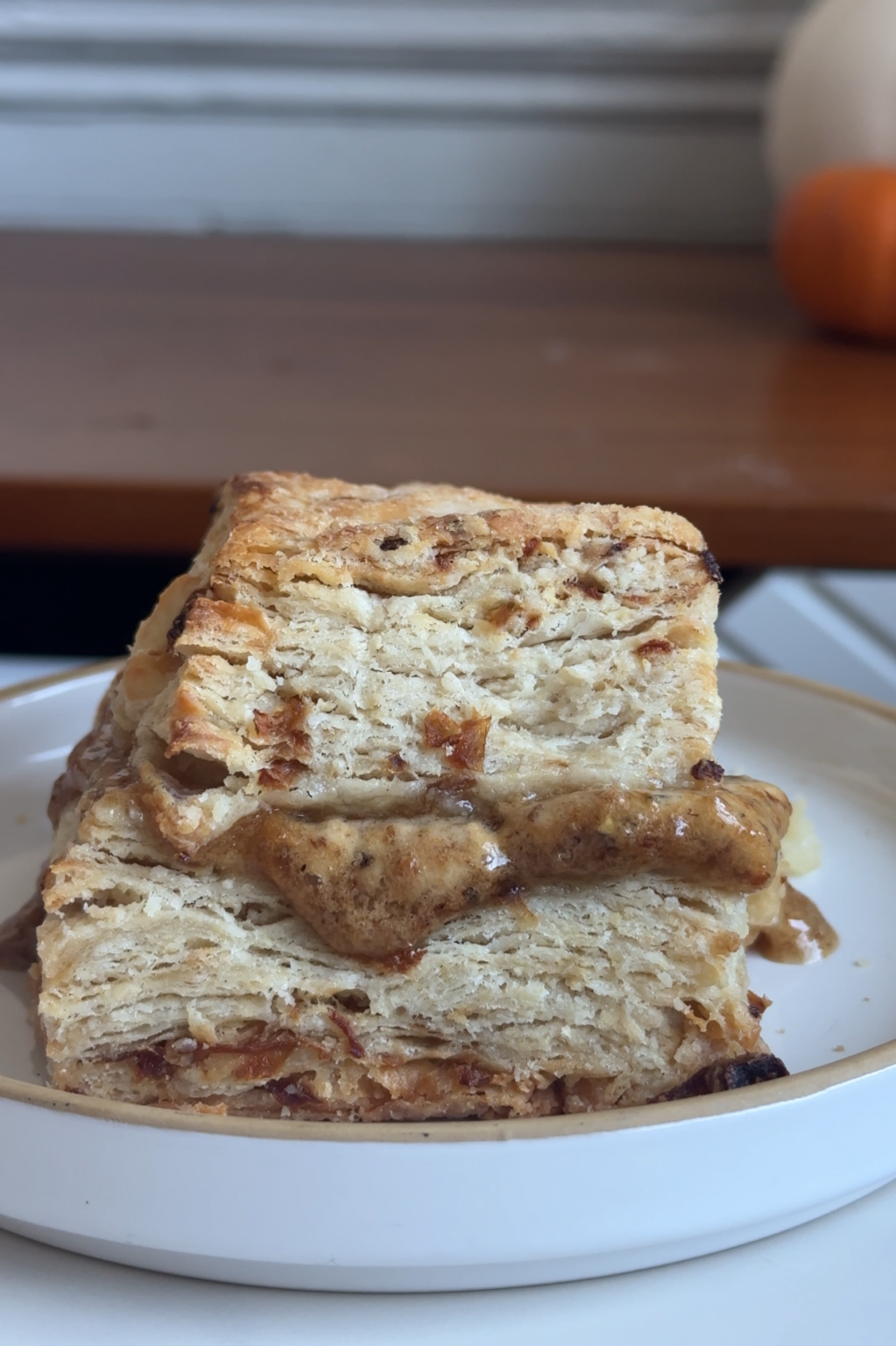 French Onion Biscuits (Caramelized Onion and Gruyere Biscuits) - Lily P ...